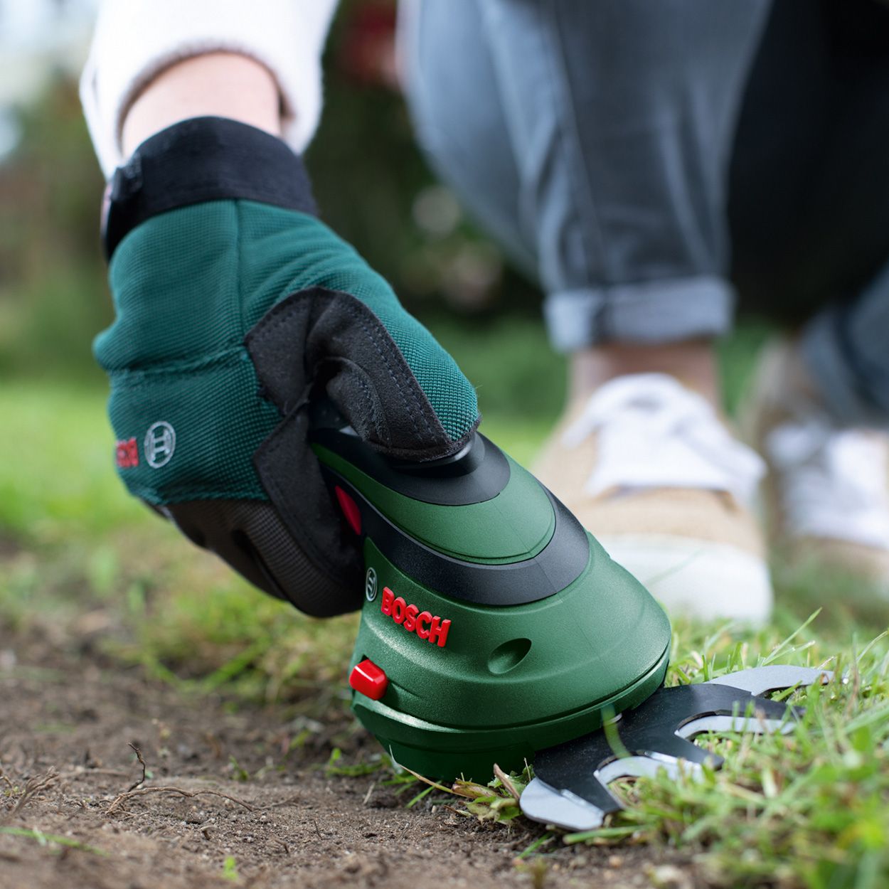 Bosch Isio Shape & Edge 3.6V Cordless Grass and Shrub Shear | Woodie's